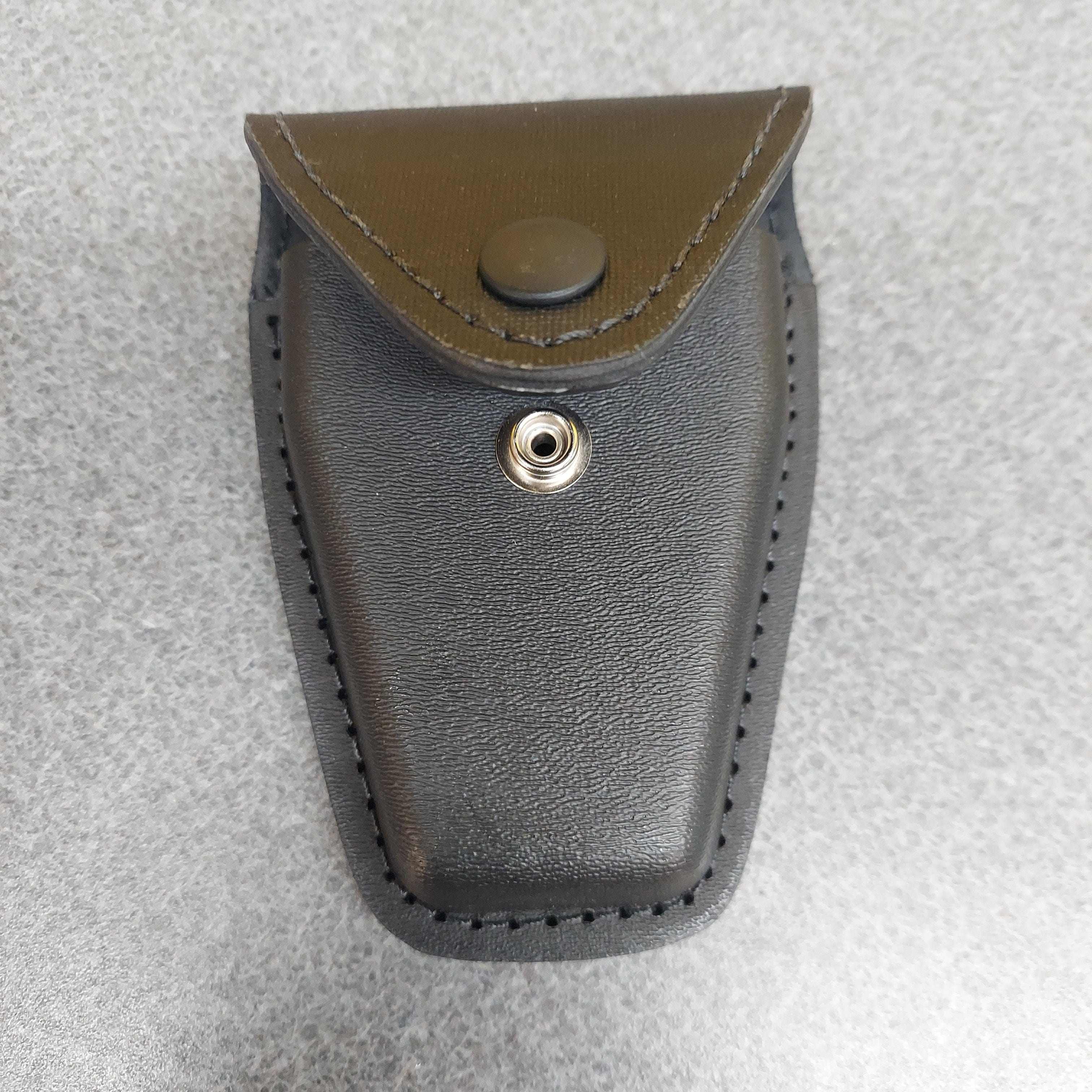 Leather Handcuff Case Attachment: Duty Belt Setup Guide – The Command ...